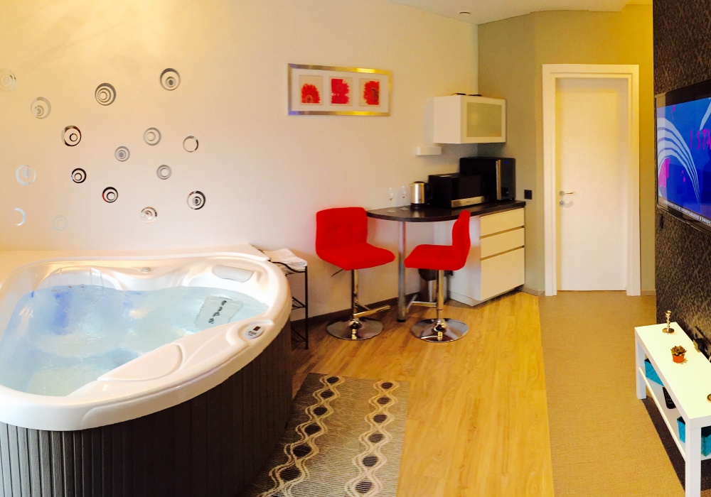 Buto nuoma su didele Dzakuzi Vilniuje (Jacuzzi) - Savaitgalio pramogos ...